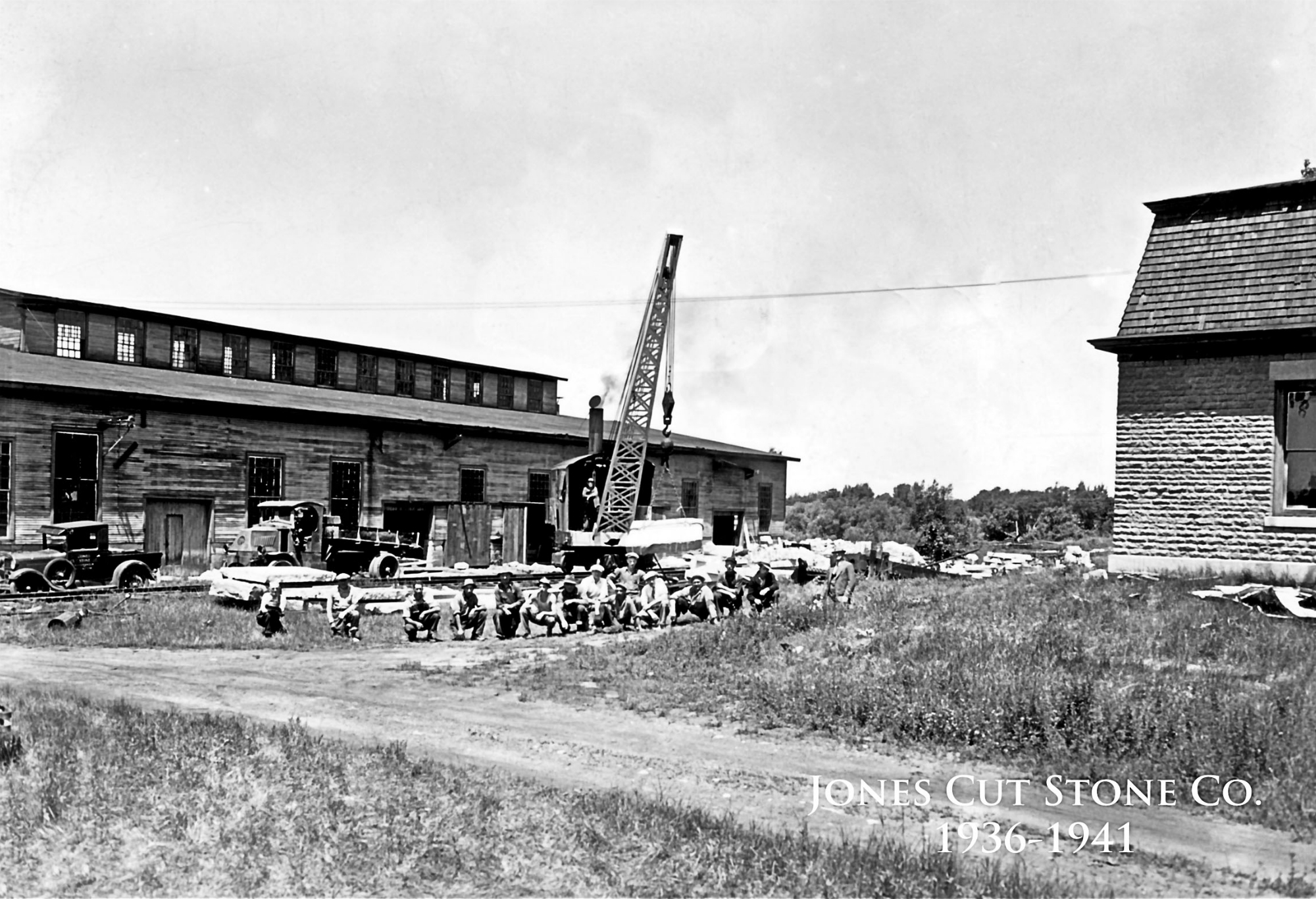 Steam shovel loading ore in Benson Mines