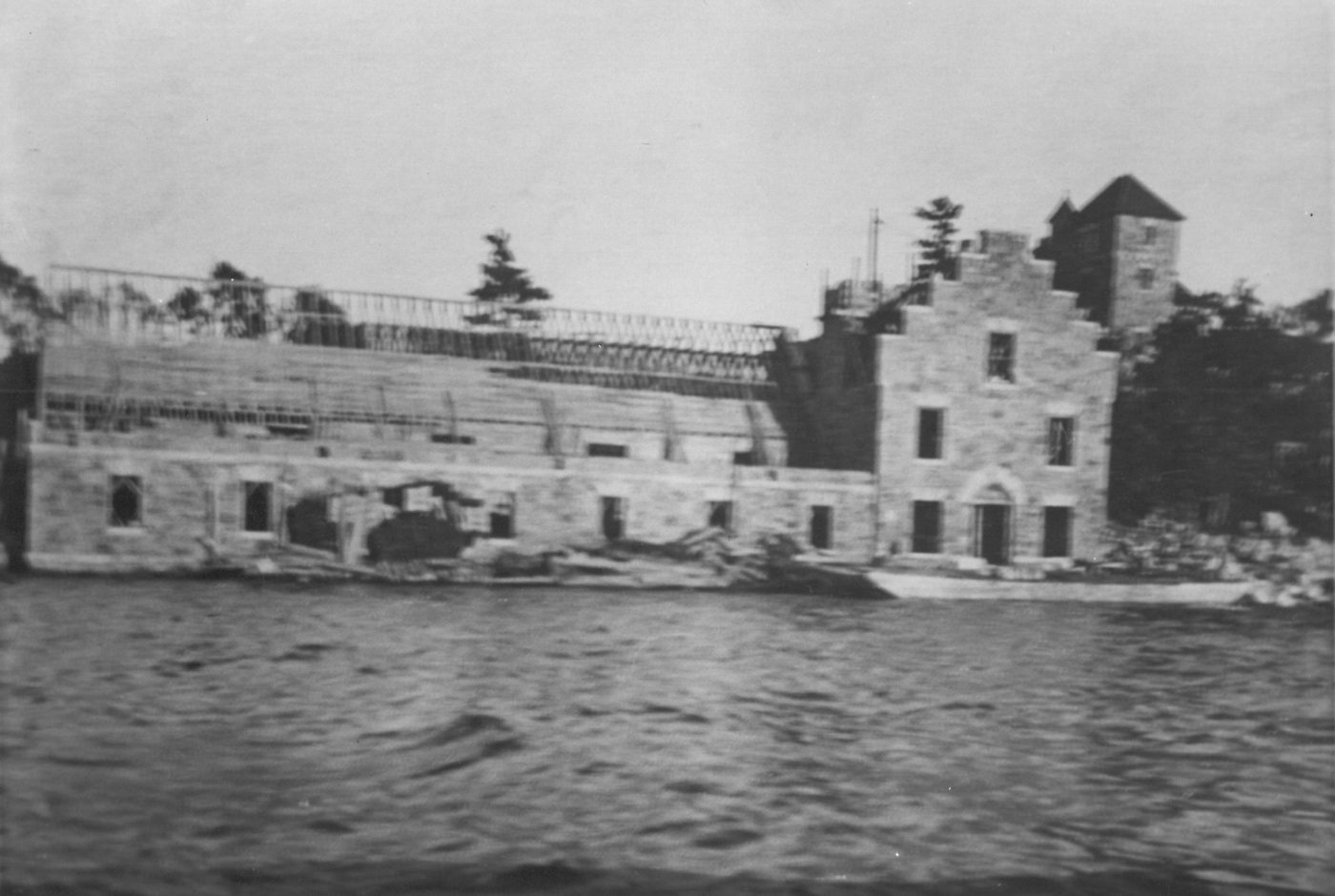 Singer Castle boathouse under construction in Hammond