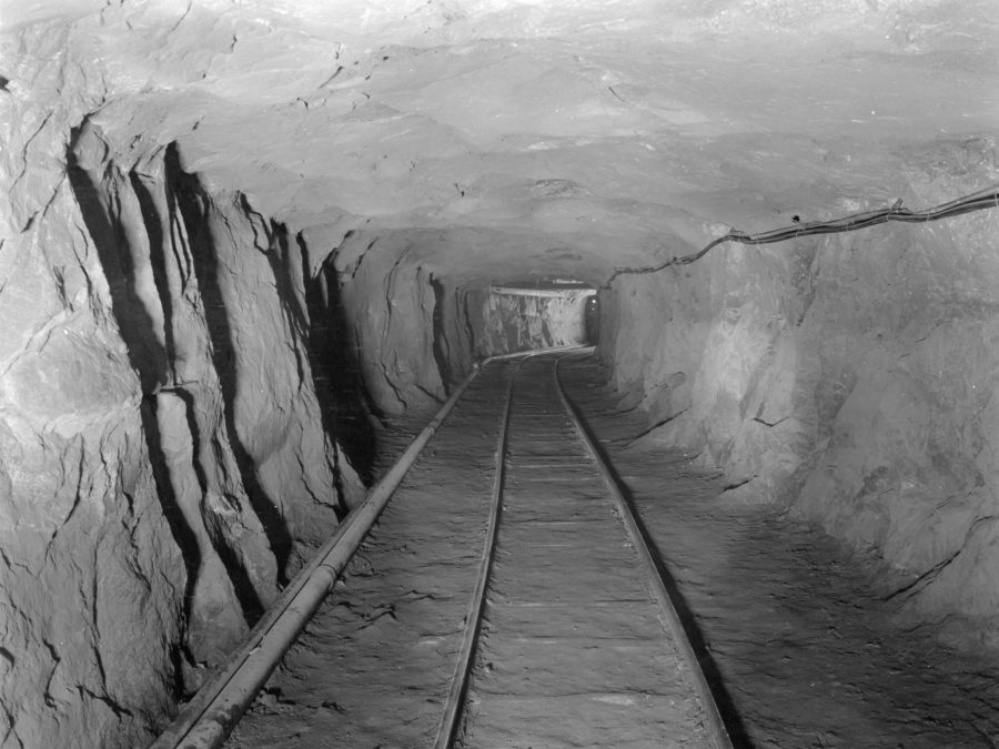 Using a mining slusher hoist in Mineville