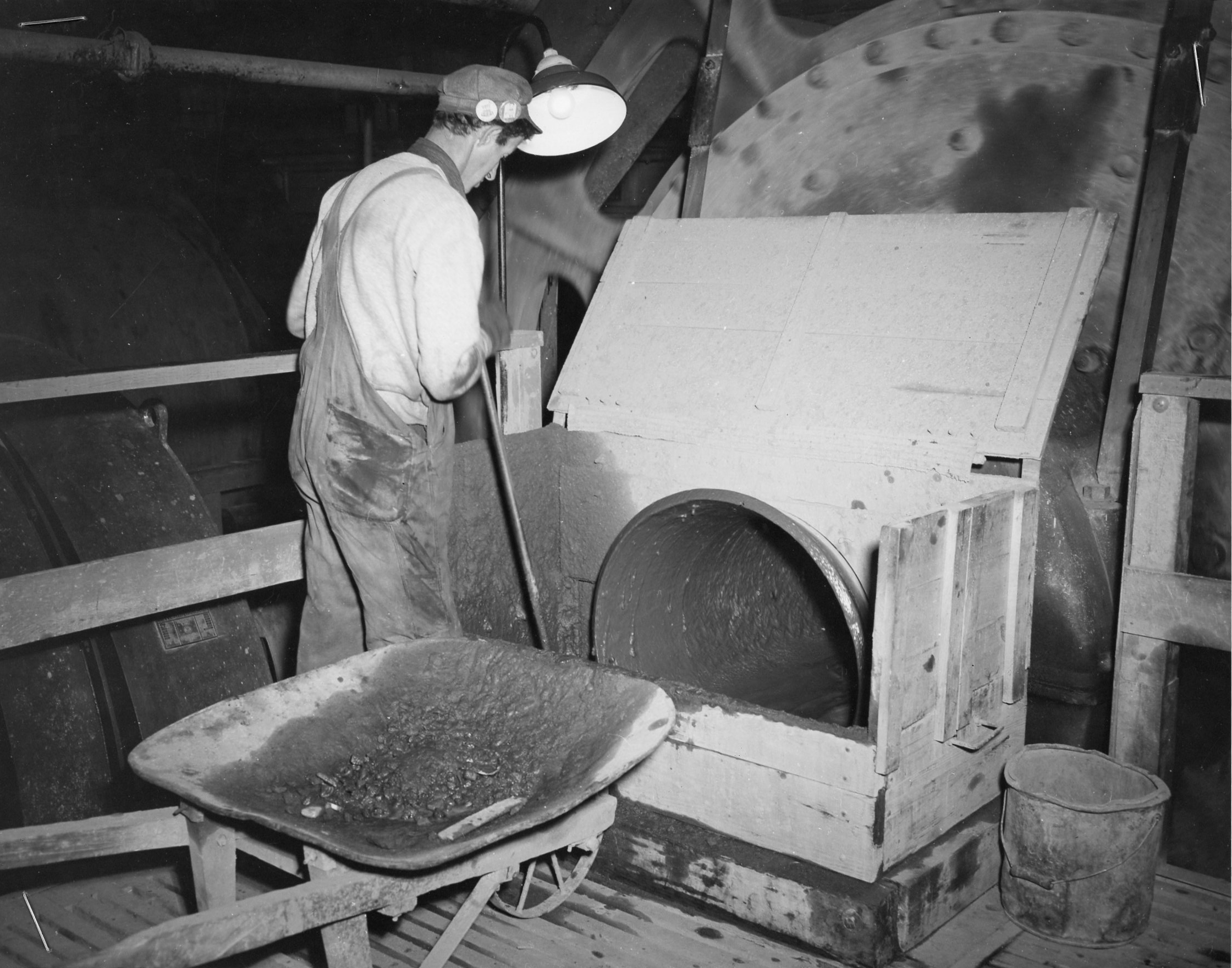 Shoveling iron ore slurry at Jones & Laughlin Steel Corporation in ...