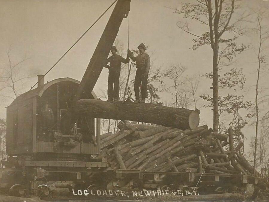 Using a steam loader to hoist logs in Newbridge